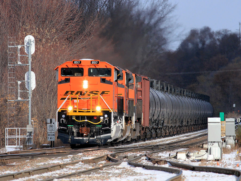 BNSF 8517